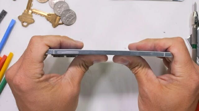 Galaxy S25 Edge耐久测试惊艳全球，打破“脆弱”偏见